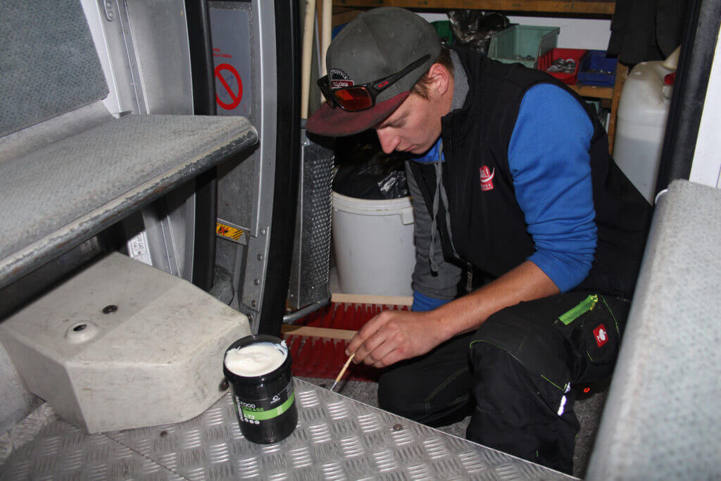 INTERFLON FOOD GREASE LT 2: DAS FETT DER BERGBAHNER - Seilbahnen ...