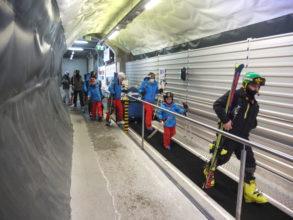 Sunkid: Ein Förderband für die Metro - Seilbahnen International