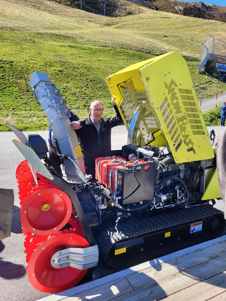 Zaugg: Snowbeast und Eiskratzer - Seilbahnen International