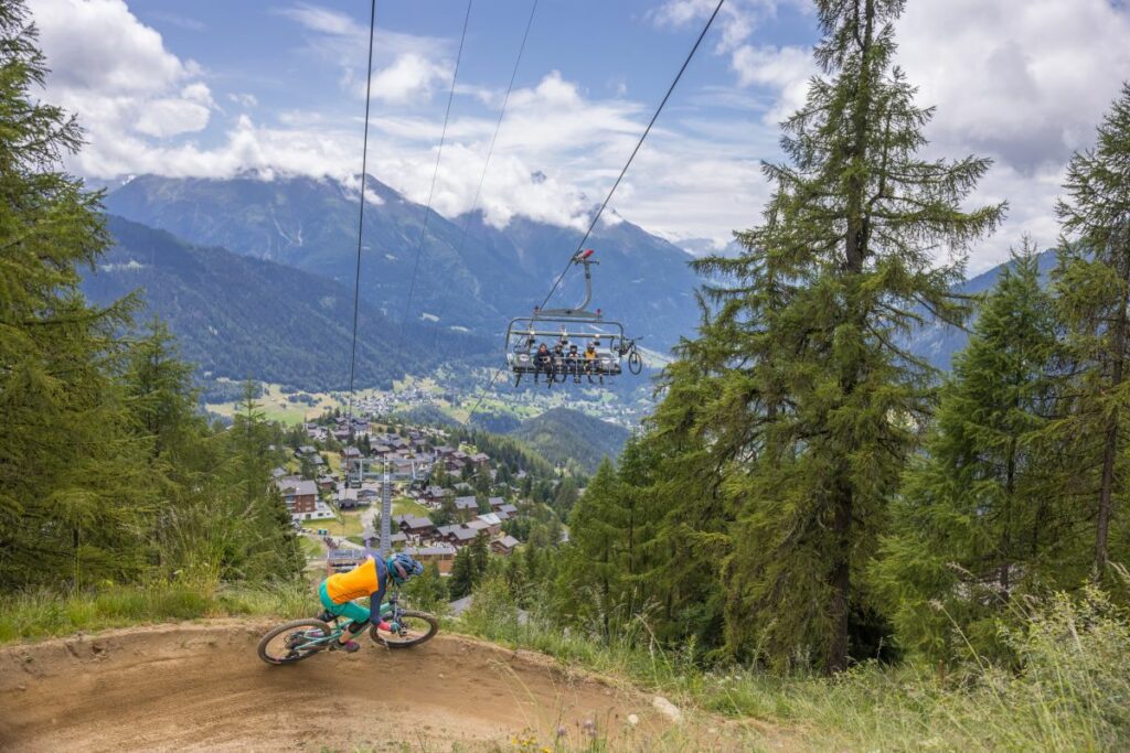 Doppelmayr: Neue Bellwald-Bahn fährt im Sommer mit Bike Clip ...